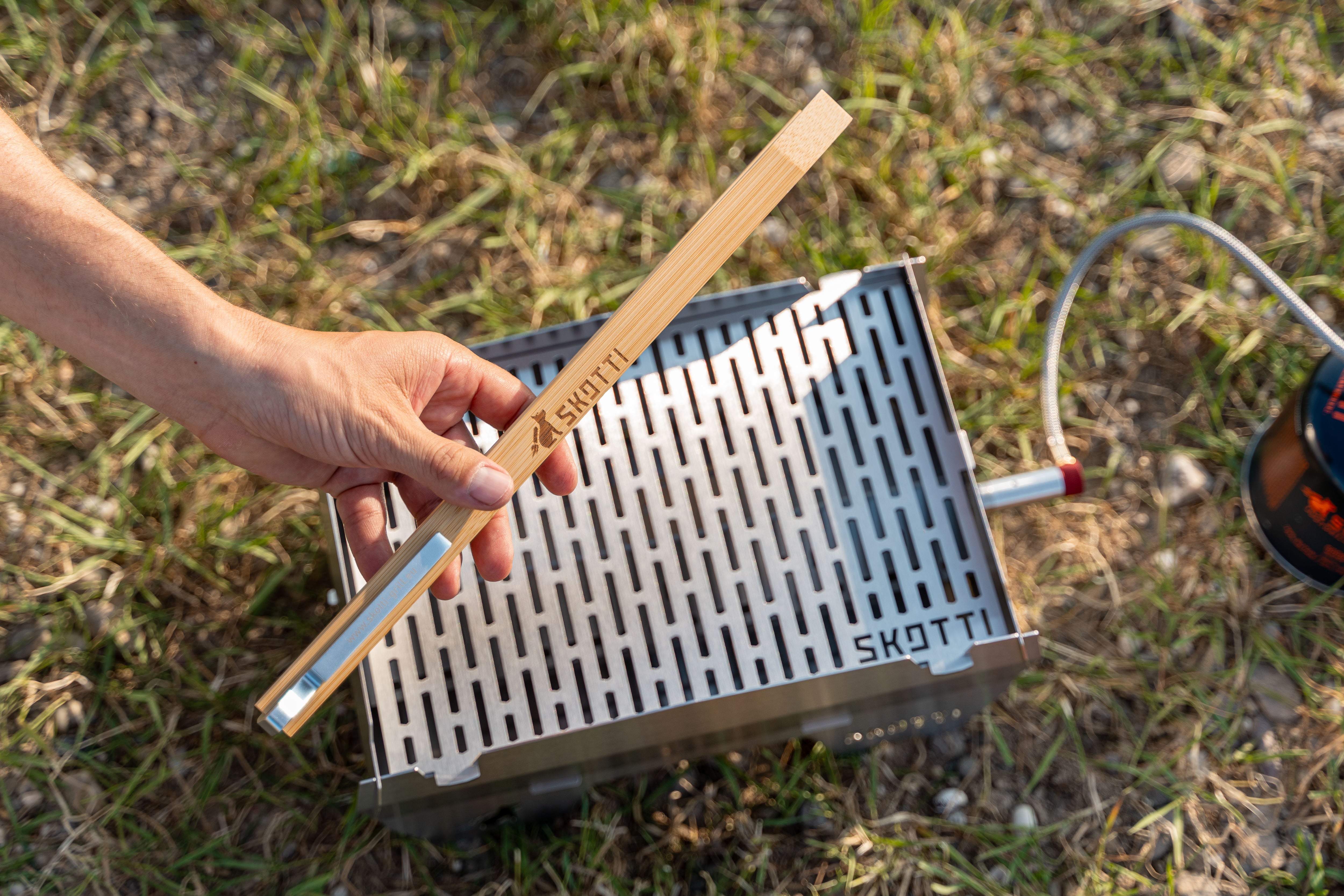 SKOTTI Grill | Portable BBQ | Gas or Charcoal